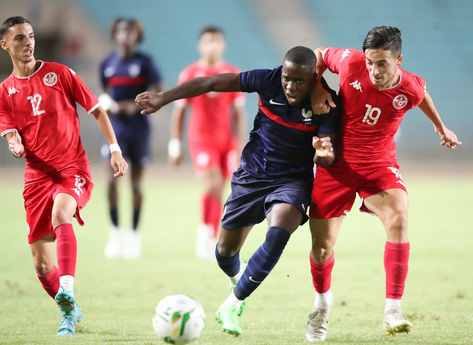 أواسط تونس تتعادل وديا مع فرنسا 1 1